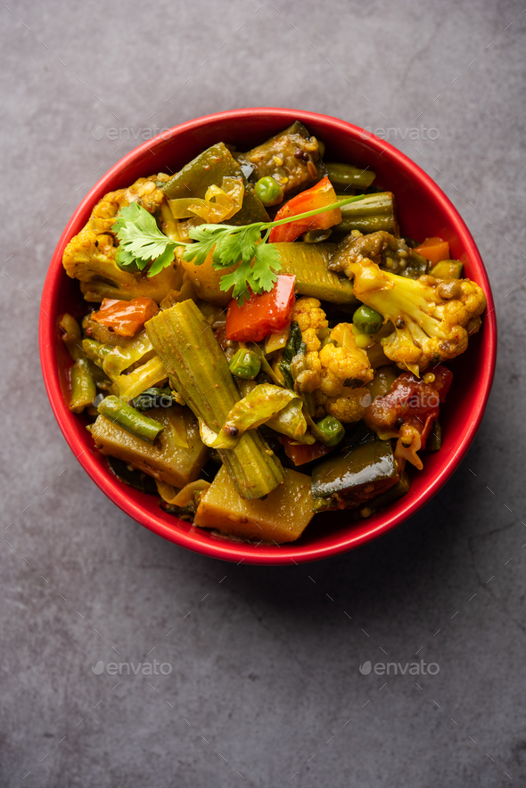 Labra - Indian Bengali Mixed Vegetable Dish made during Durga Puja ...