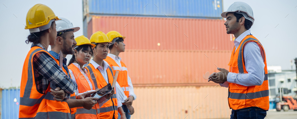 Foreman control loading Containers ship for Logistic planning and ...