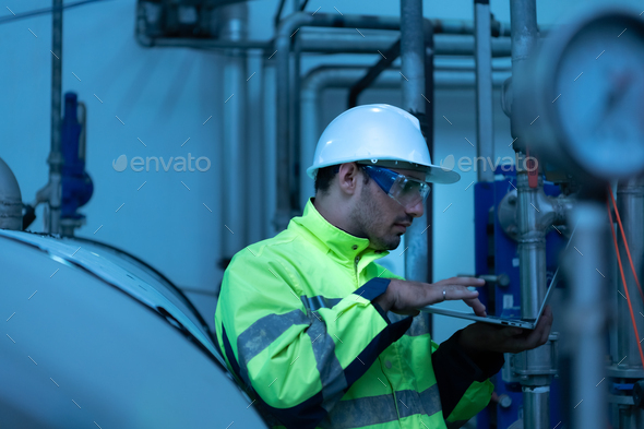 Engineer of the Mechanical Plant Conduct inspection of the ...
