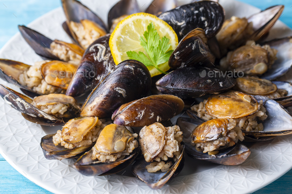 Turkish Street Food Stuffed Mussels with Lemon - Midye Dolma Stock ...