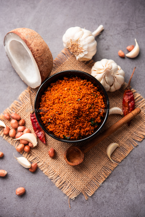 Dry garlic chutney made from red chilly and dry coconut and lahsun ...