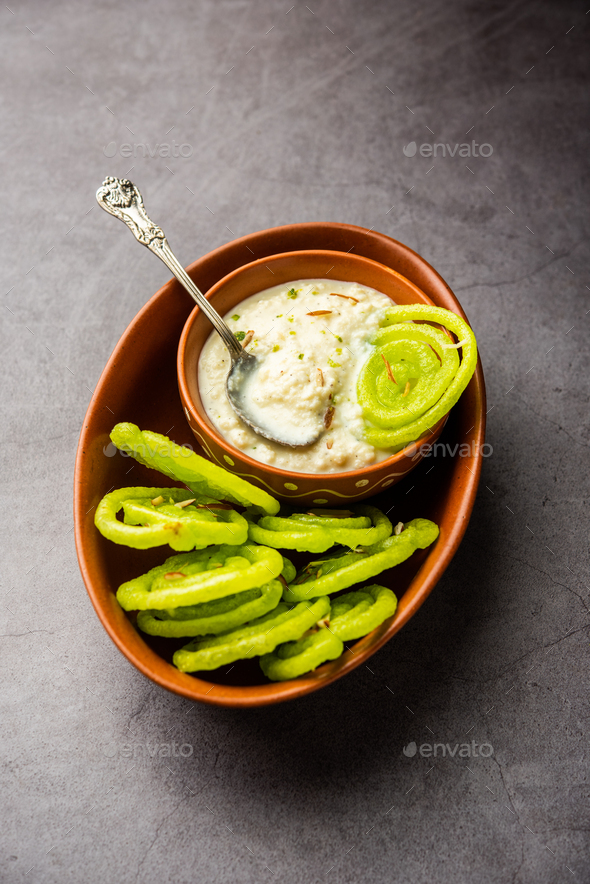 Rabdi Jalebi - Green jilebi or imarati with Rabri made from condensing ...