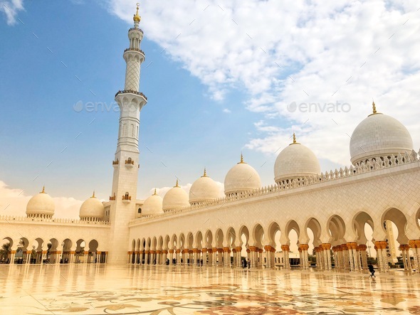 Sheikh Zayed Grand Mosque - Inside view of the stunning architecture of ...