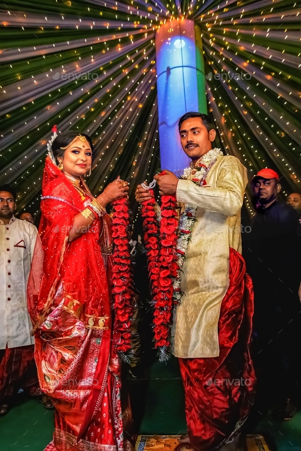 Mala badal......Hindu Bengali wedding ritual Stock Photo by parthab4