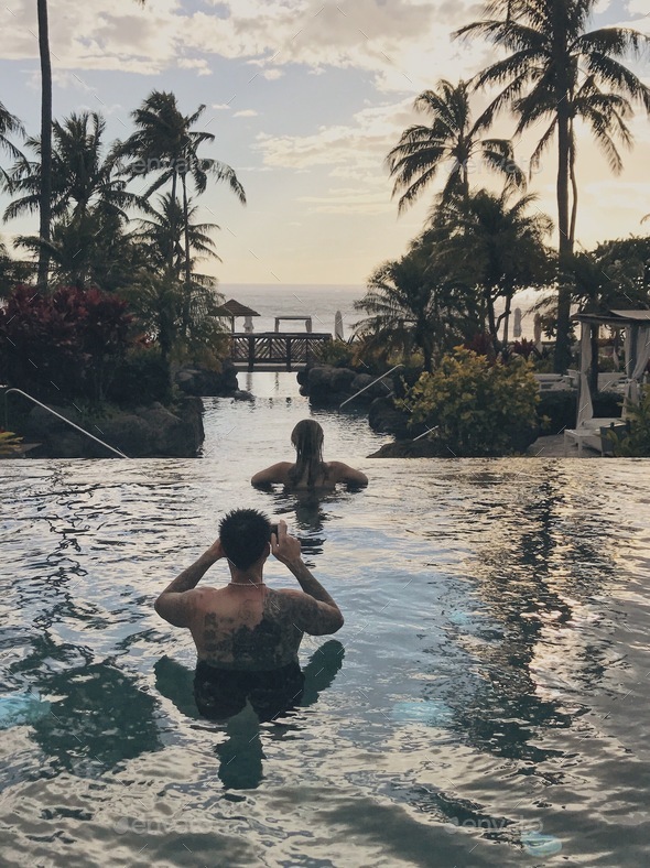 Mobile photography in an infinity pool at a resort in Maui Stock Photo ...