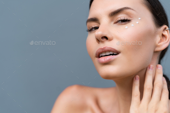 Beauty portrait of woman with perfect skin and natural makeup Stock ...