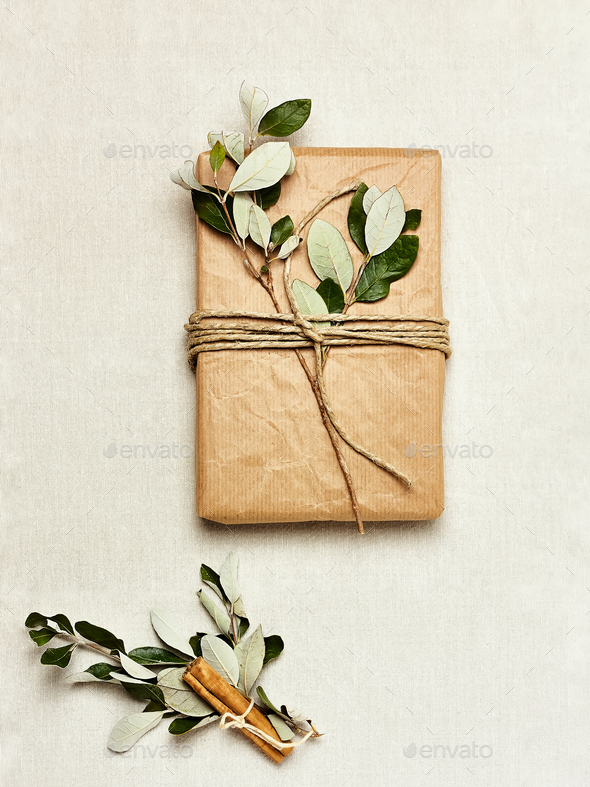 Trendy gift box wrapped in craft recycled paper. Zero waste hand made ...