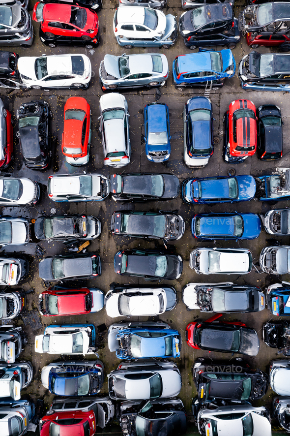 Full frame aerial view directly above rows of scrap metal cars Stock ...