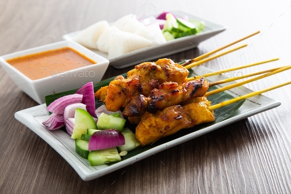 Malaysian chicken satay with delicious peanut sauce. famous food in ...