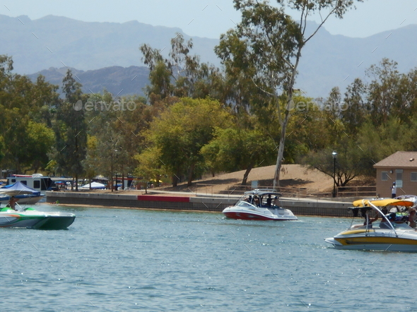 Summer Fun! Boaters enjoying the last of summer fun on Lake Havasu ...