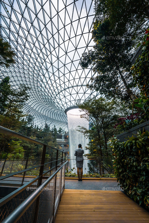 Stand in awe of the majestic HSBC Rain Vortex at Jewel Changi Airport ...