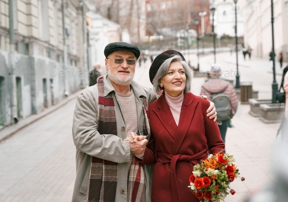 Elderly senior love couple. Old retired man woman together on romantic ...