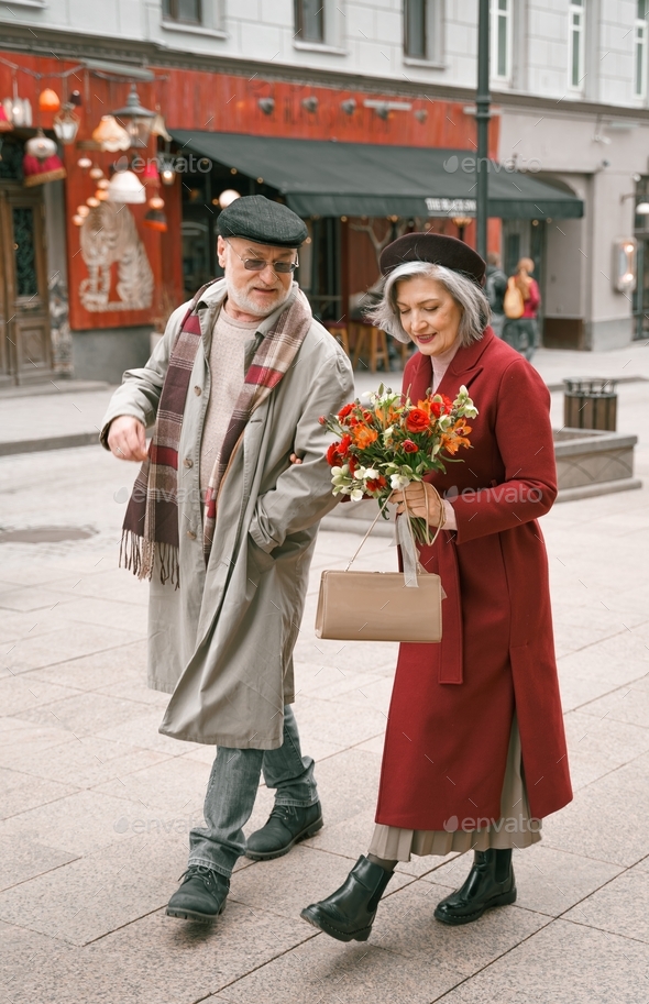 Elderly senior love couple. Old retired man woman together on romantic ...