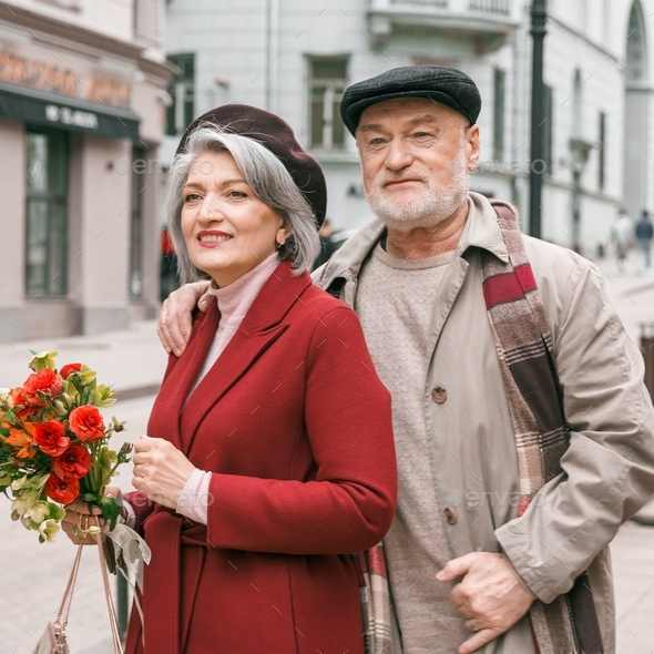 Elderly senior love couple.Old retired man woman together on romantic ...