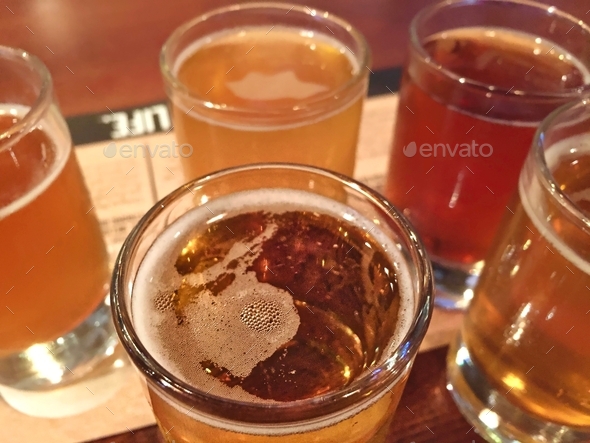 Beer Flight - A variety of craft brewed beer sample glasses to taste ...