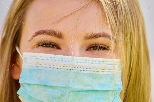 Life saving doctor with procedural face mask. Tonythetigersson, Tony ...