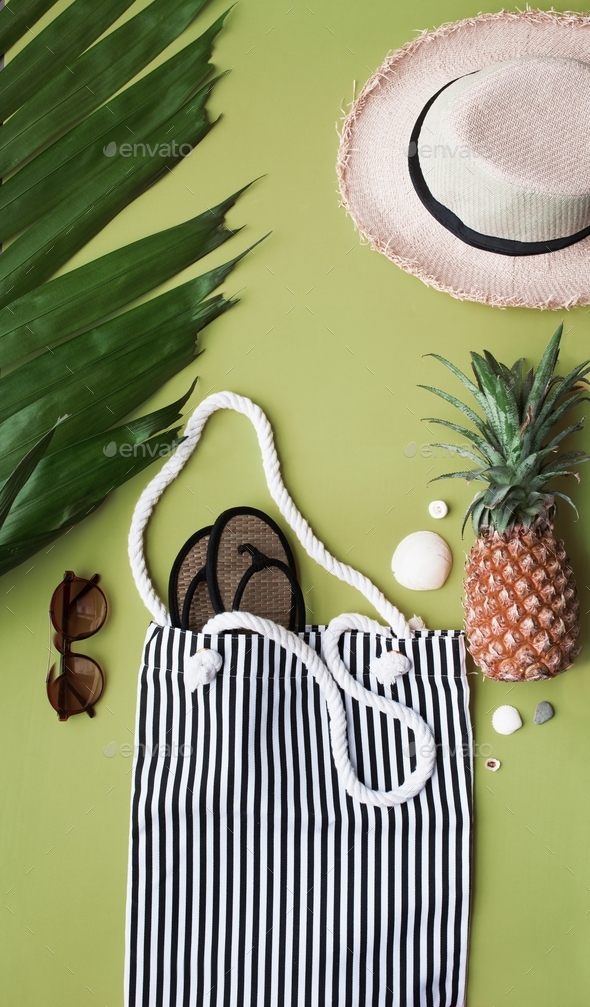 Set beach things accessories hot season. Straw hat. Objects. Summer ...