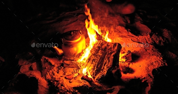 Bonfire. Fire. Desert night. Night time, desert scene, barbecue ...