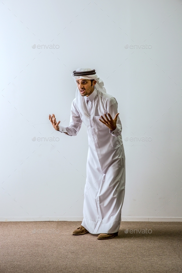 Young Qatar, Arab man wearing traditional dress. Ashiq Khan, culture ...