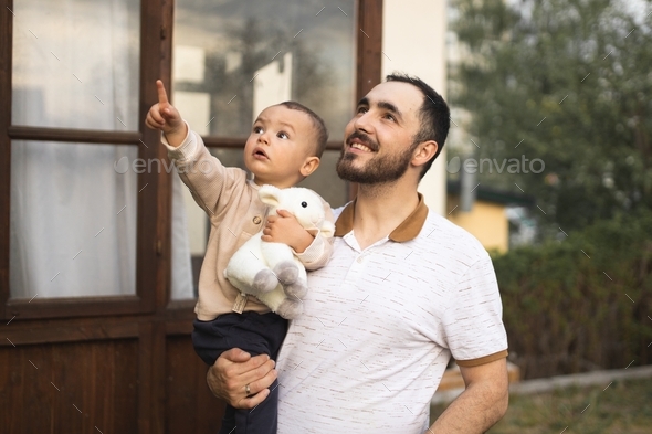 Father and son spend time together. Happy fatherhood. Father's Day ...