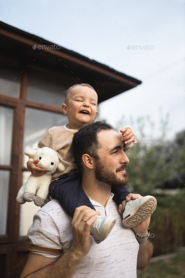 Father and son spend time together. Happy fatherhood. Father's Day ...