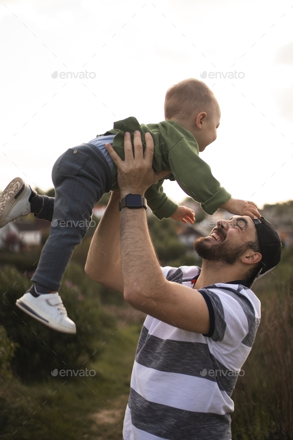 Father and son spend time together. Happy fatherhood. Father's Day ...