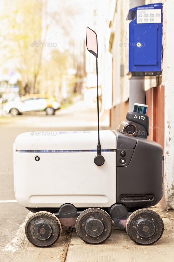 autonomous electric vehicle . Automatic delivery robot for the ...