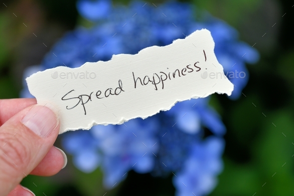 Handwritten message “spread happiness” note, quote, words of ...