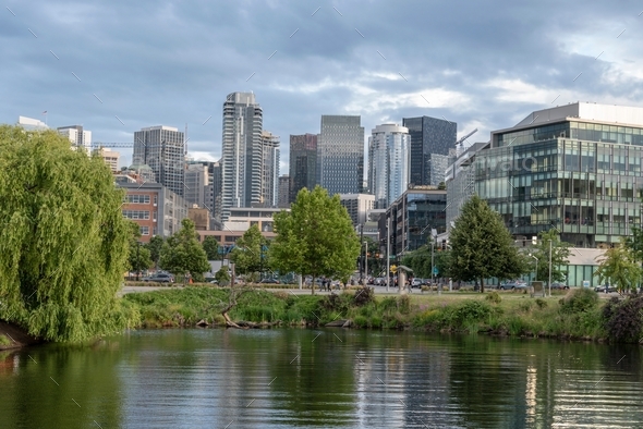 Lake Union in summer with Seattle skyline. Stock Photo by RLTheis ...