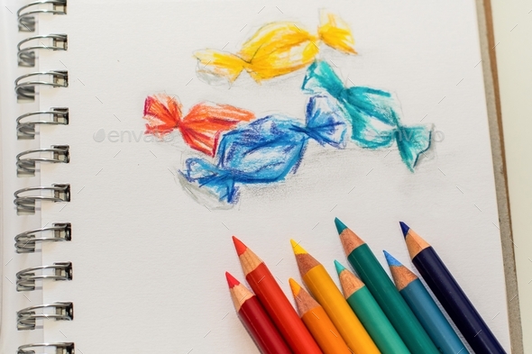 Wrapped candies sketch with colored pencils. Drawing. Draw sketch Stock ...