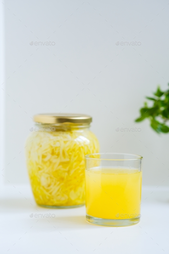 Fermented cabbage with turmeric. Cabbage kvass. Pickling vegetables ...