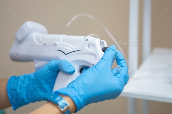 Apparatus for injection of carbon dioxide under the skin for ...