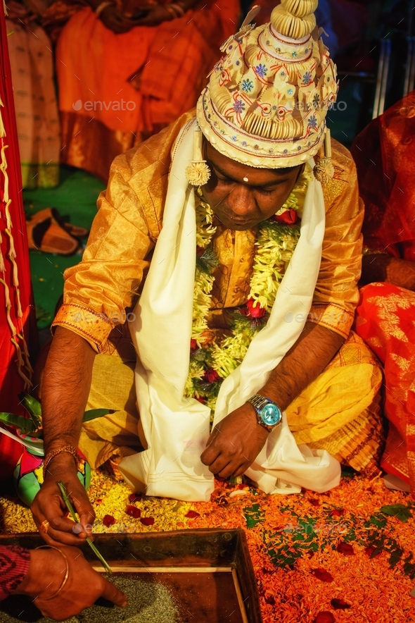 Patta Bastra – The Sacred Attire.... hindu wedding ritual Stock Photo ...