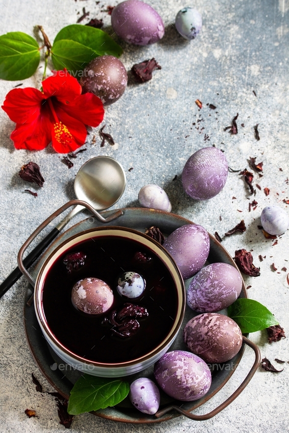 Natural Easter egg dye purple. Homemade Eggs are painted with natural ...