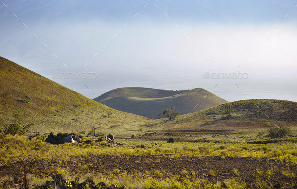 Extinct volcanic craters at Mouna Loa - Hawaii Stock Photo by ...
