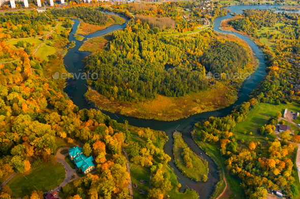 Autumn landscape in Loshitsky Park in Minsk. Belarus.Golden autumn ...