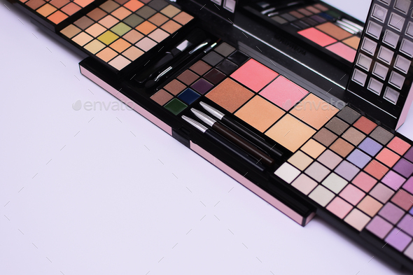Eyeshadow palette on white background. eye shadows cosmetics product ...