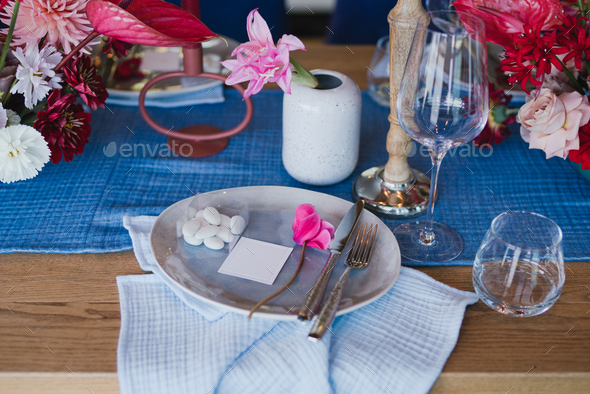 Coziness and style. Modern event design. Table setting at the wedding ...