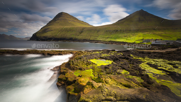 Breathtaking view of green plains with vast hills in the distance ...