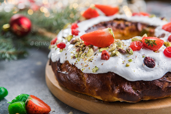 Epiphany cake, Kings cake, Roscon de reyes or Rosca de reyes ...