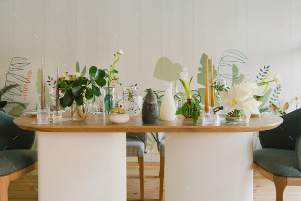 Coziness and style. Modern event design. Table setting at the wedding ...