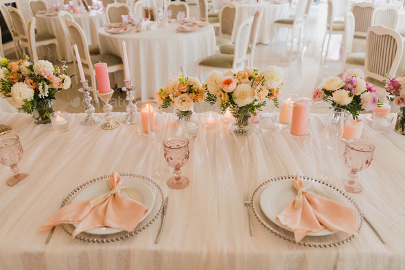 Coziness and style. Modern event design. Table setting at the wedding ...