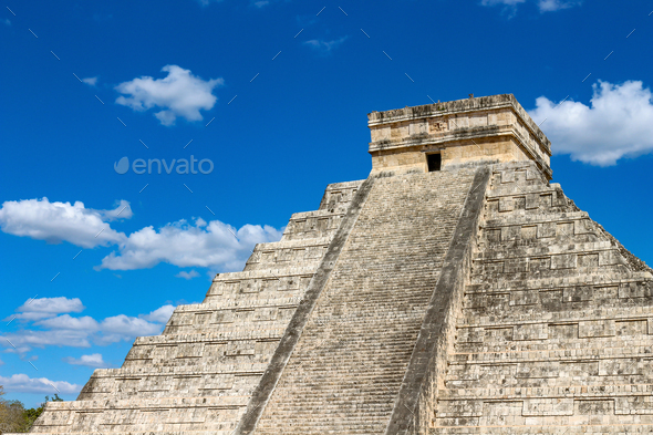 Ancient Mayan castle of Chichen Itza in Yucatan, Mexico Stock Photo by ...