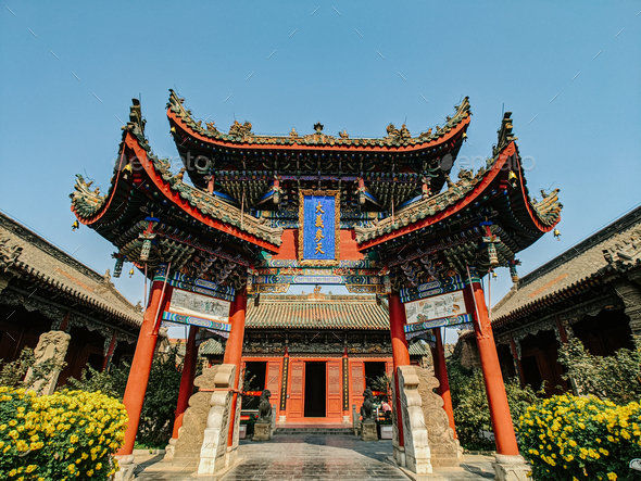 Low angle shot of a historic Kaifeng temple in China Stock Photo by ...
