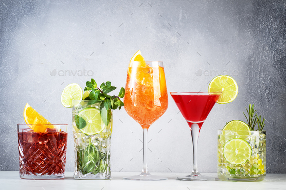 Most popular trendy cocktails set: aperol spritz, negroni, mojito, gin ...
