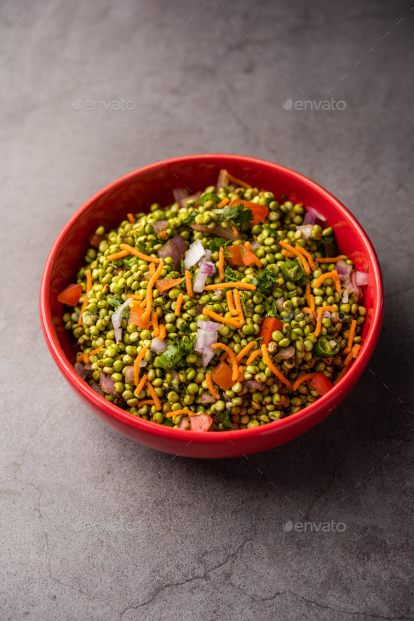 Hurda Ponkh Bhel made using Tender Jowar is a traditional savory snack ...