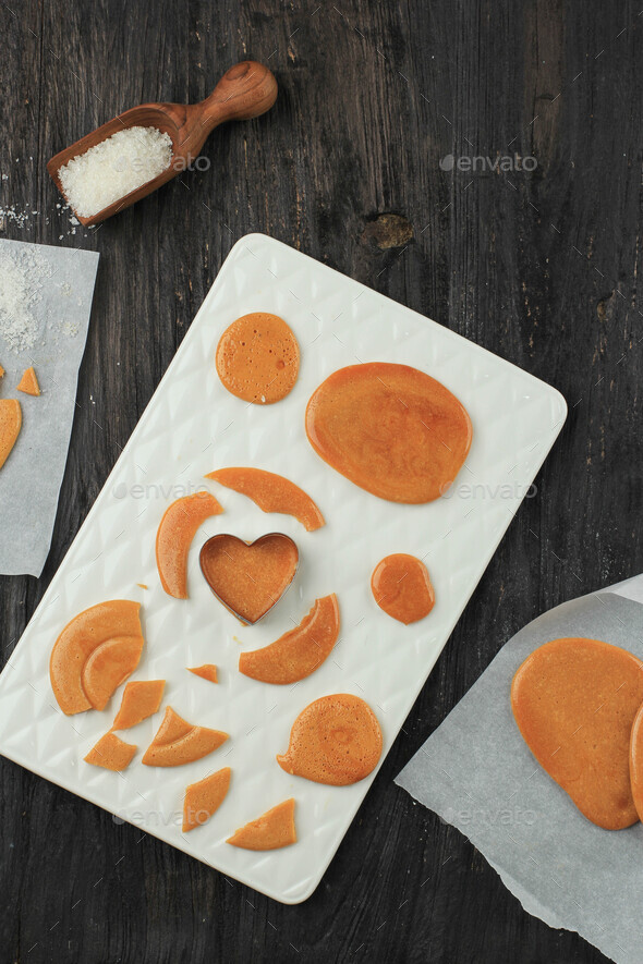 Squid Game Candy Dalgona Ppopgi, Broken Candy Stock Photo by ikadapurhangus