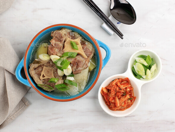 Gori Gomtang (Sokkori Gomtang) or Korean Beef Oxtail Stew Soup Stock ...