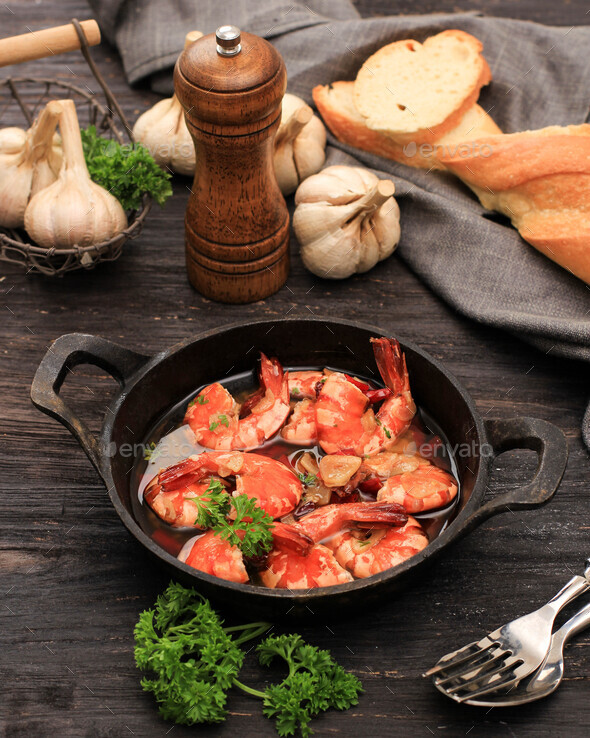 Spanish Gambas with Oil (Ajillo). Shrimp Scampi. Traditional Spanish ...