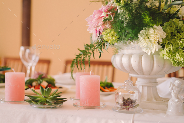 Coziness and style. Modern event design. Table setting at the wedding ...
